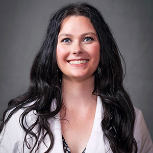 Meet Our Team | Female Neurosurgeon | Kelly Bridges